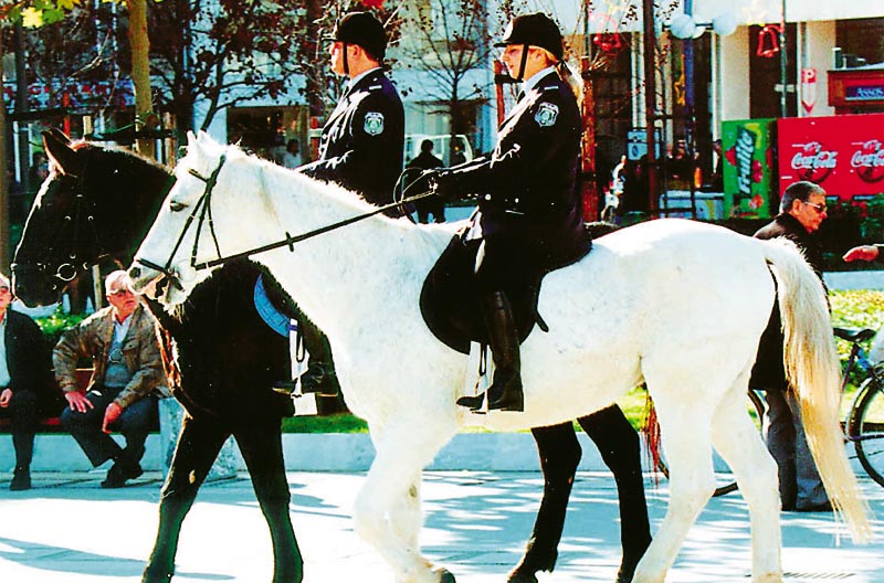 ΕΦΙΠΠΗ ΔΗΜΟΤΙΚΗ ΑΣΤΥΝΟΜΙΑ ΣΤΟ ΠΕΡΙΣΤΕΡΙ ; ~ H ΠΡΟΚΑ