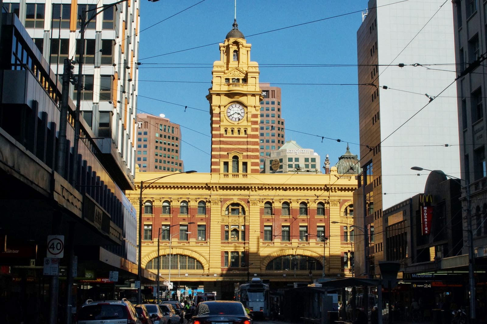 Magi and Sam: Various buildings in downtown Melbourne and nearby Yarra ...