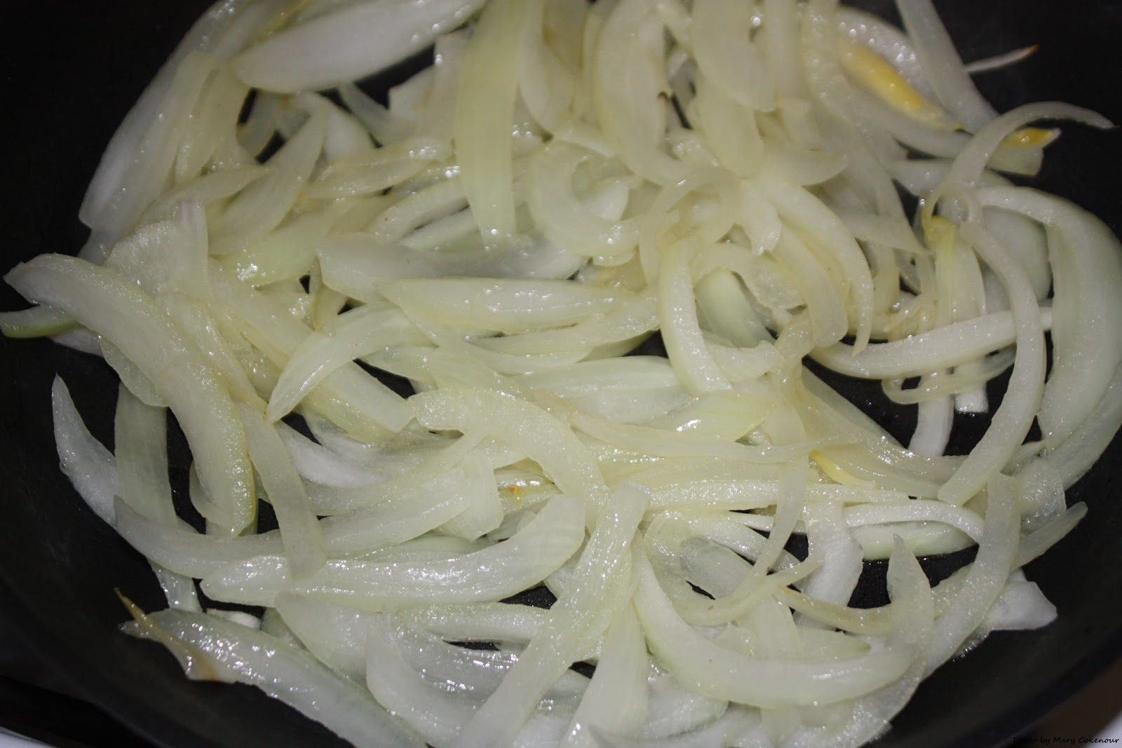 Food Adventures of a Comfort Cook: How to Caramelize Onions.