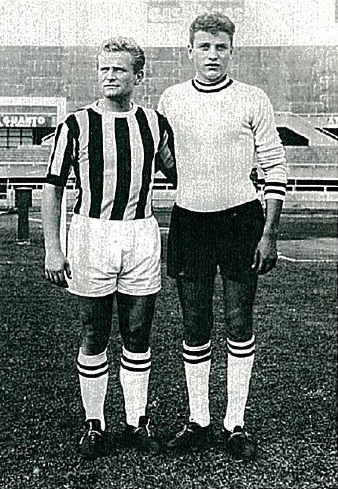 Soccer Nostalgia: Old Match Photographs-Part 30d