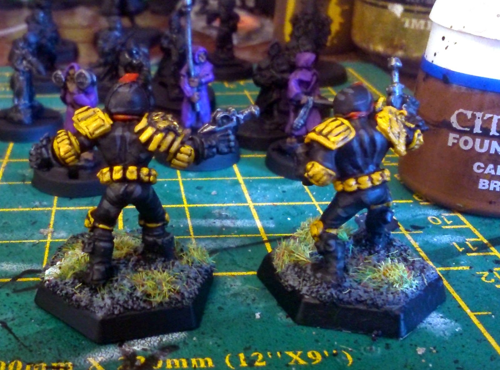 Oldhammer on a budget: Painting Citadel Judge Dredd Part 8 - Dark Judge ...
