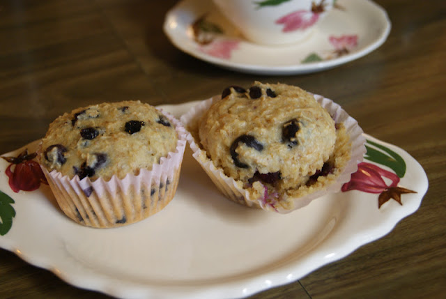 there-is-flour-on-my-shoes-leftovers-or-how-blueberry-wheat-muffins