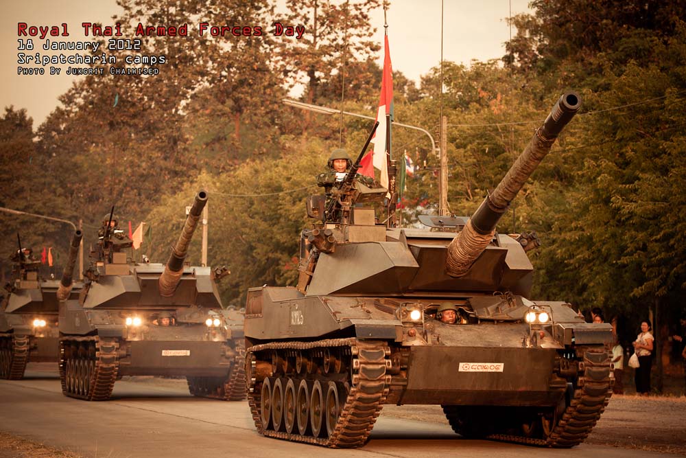 THAIDEFENSE-NEWS: ภาพรถถังเบา Commando Stingray (ม.พัน.6) "สวนสนาม"