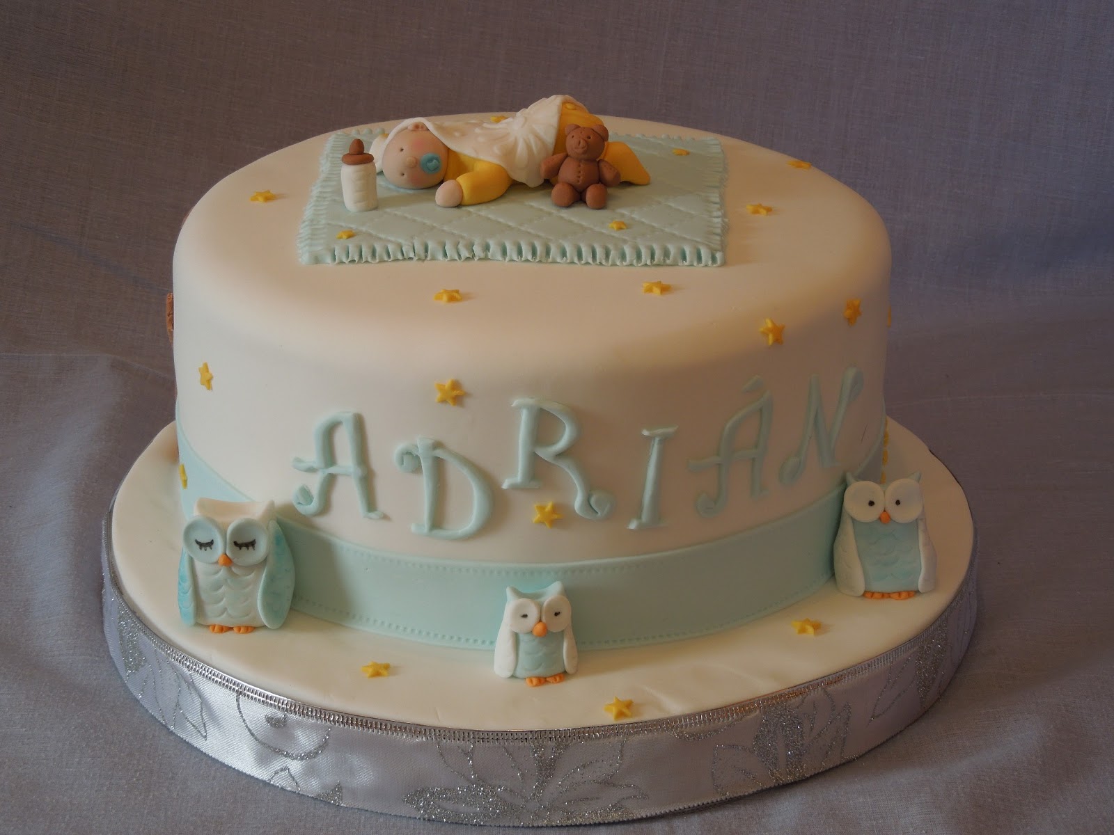 Dulce perdición: Pastel de Bautizo para Adrián