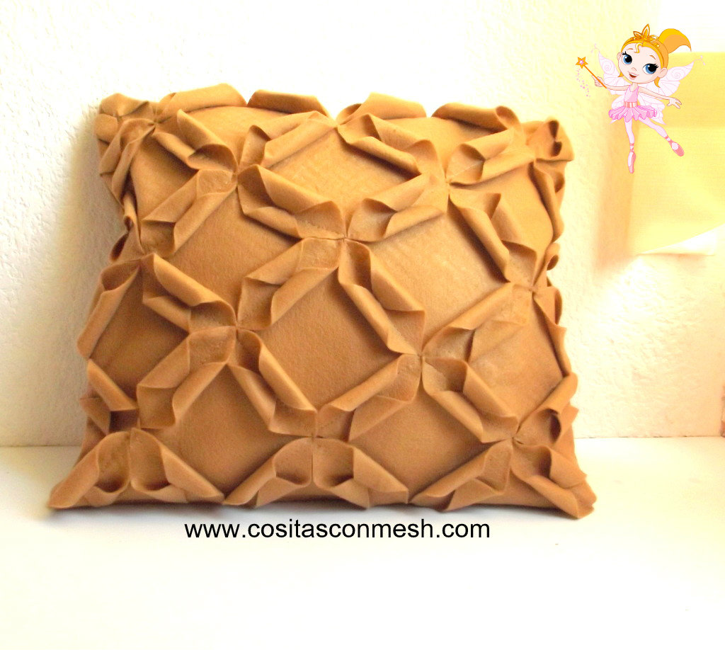 Como hacer bonito cojín de fieltro ~ cositasconmesh