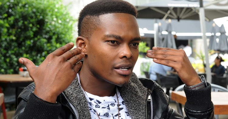 WATCH: Heartbroken Rhythm City cast arrive at Dumi Masilela's family ...