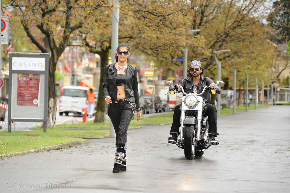 Shadow movie New photos Gallery Venkatesh Taapsee