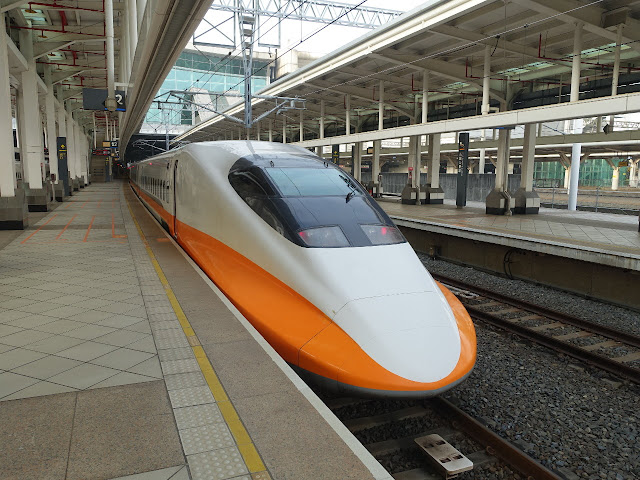 鐵貓＝鐵道與貓的完美結合: 台灣高鐵700T型列車