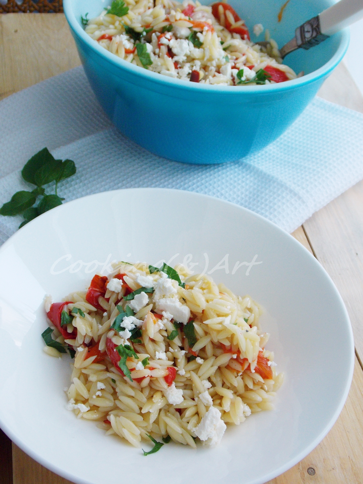 Σαλάτα με κριθαράκι, ψητές πιπεριές & φέτα / Salad with orzo, roasted ...