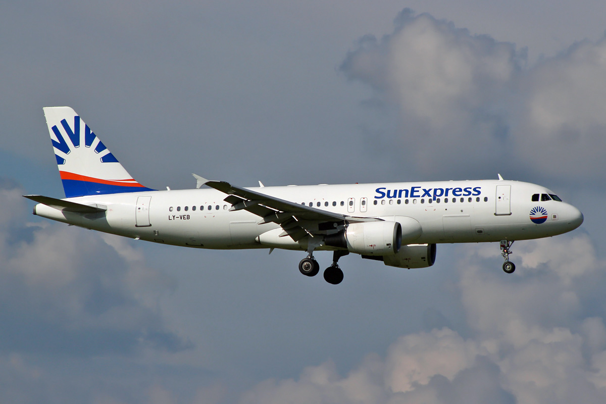 Eastwings: A320-214 * Avion Express * SunExpress c/s * LY-VEB