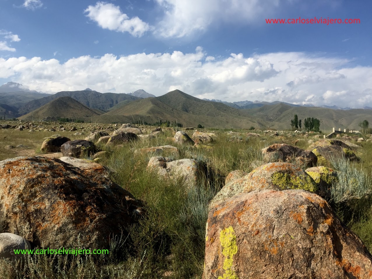 LOS PETROGLIFOS DE CHOLPON ATA