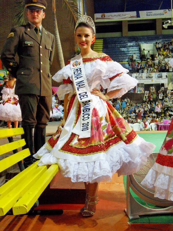 Noticias, Arte, Cultura y Turismo: VESTIDO TÍPICO DE BAMBUCO
