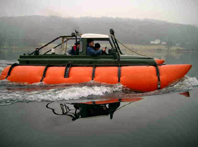 ReduTToras: Land Rover Amphibious