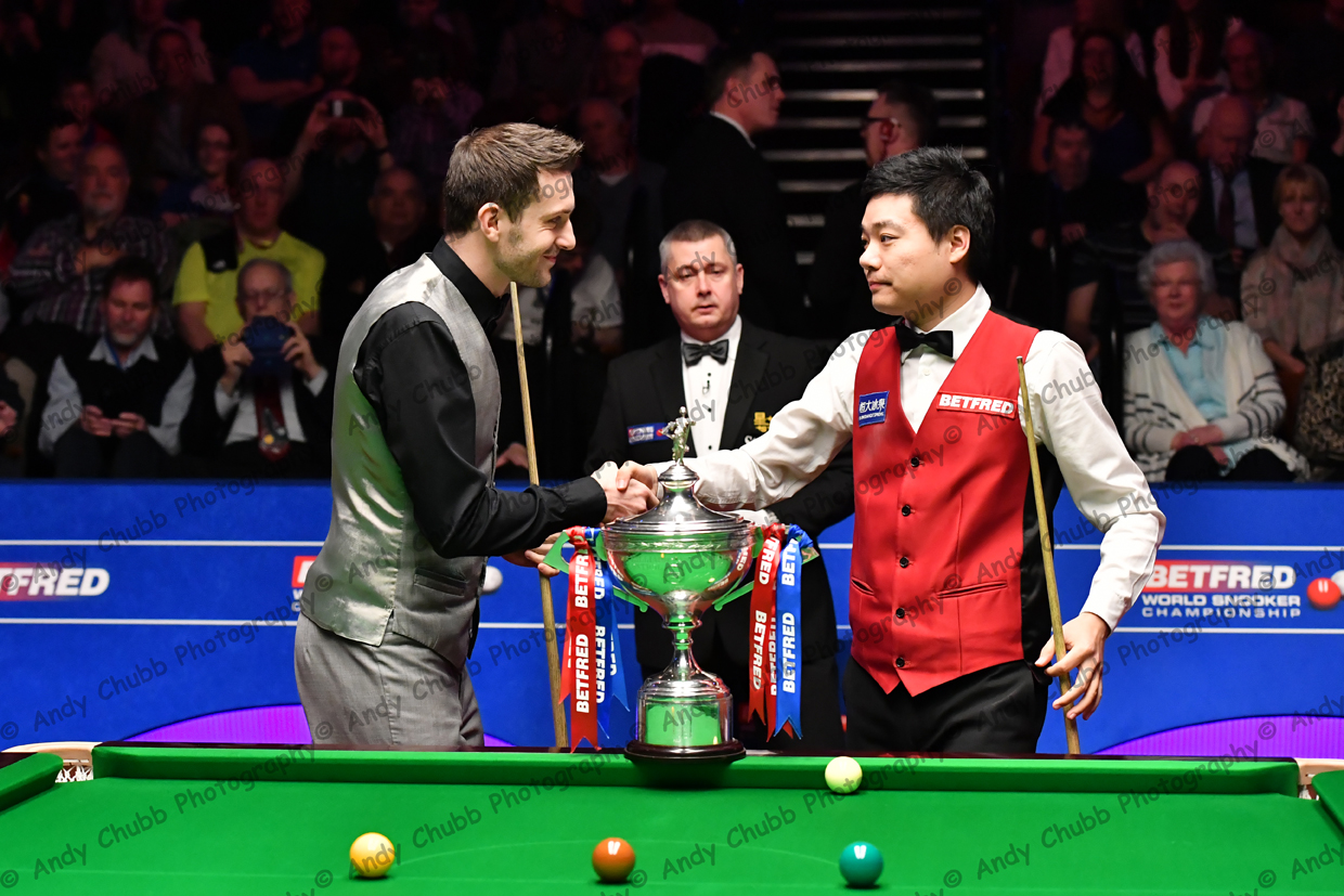 Peveril Photo: 2016 World Snooker Championship final - Mark Selby leads ...