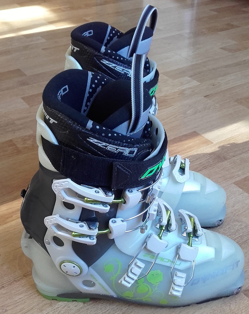 MONTAÑAS... A ESGALLA!!!: Se venden Botas de Esquí de Montaña Dynafit ...