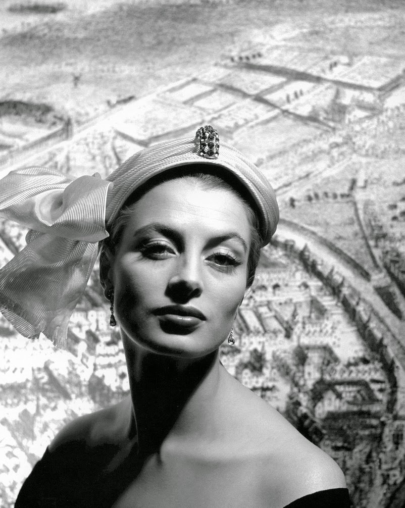 It's The Pictures That Got Small ...: THE THURSDAY GLAMOUR 15!