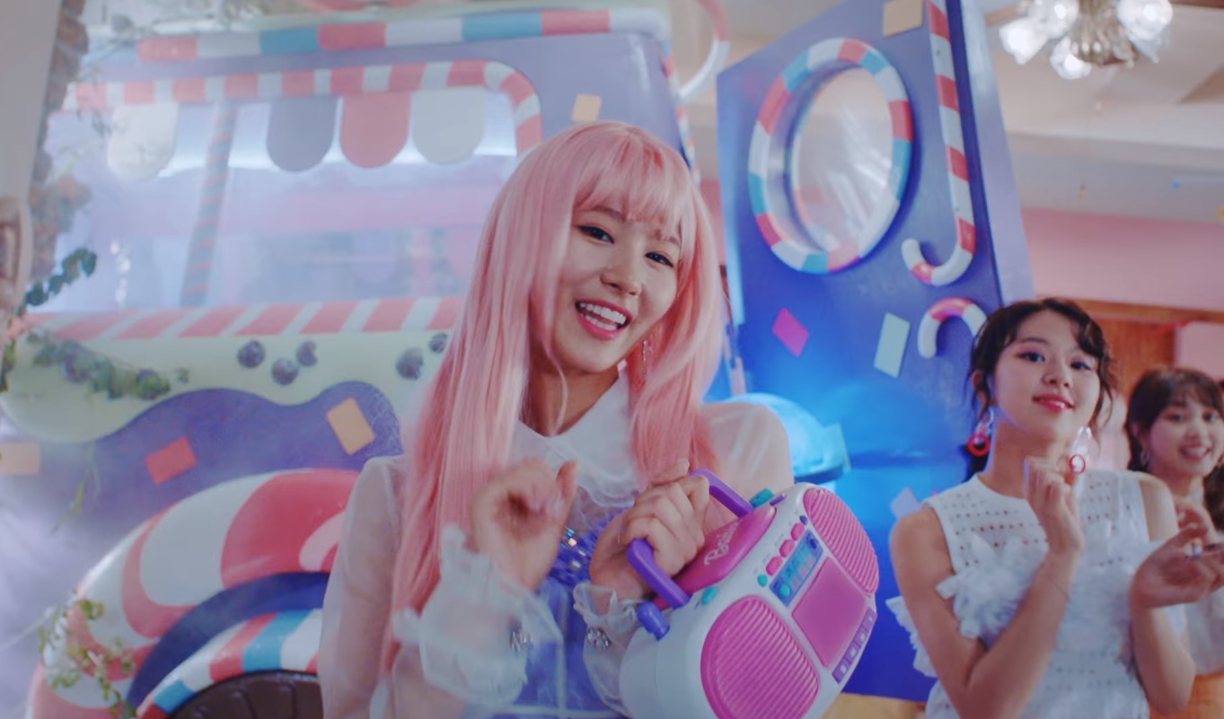 TWICE、日本2ndシングル「Candy Pop」ミュージック・ビデオ公開！『ZIP』の速報にはTWICE本人たちも動画メッセージで登場 ...