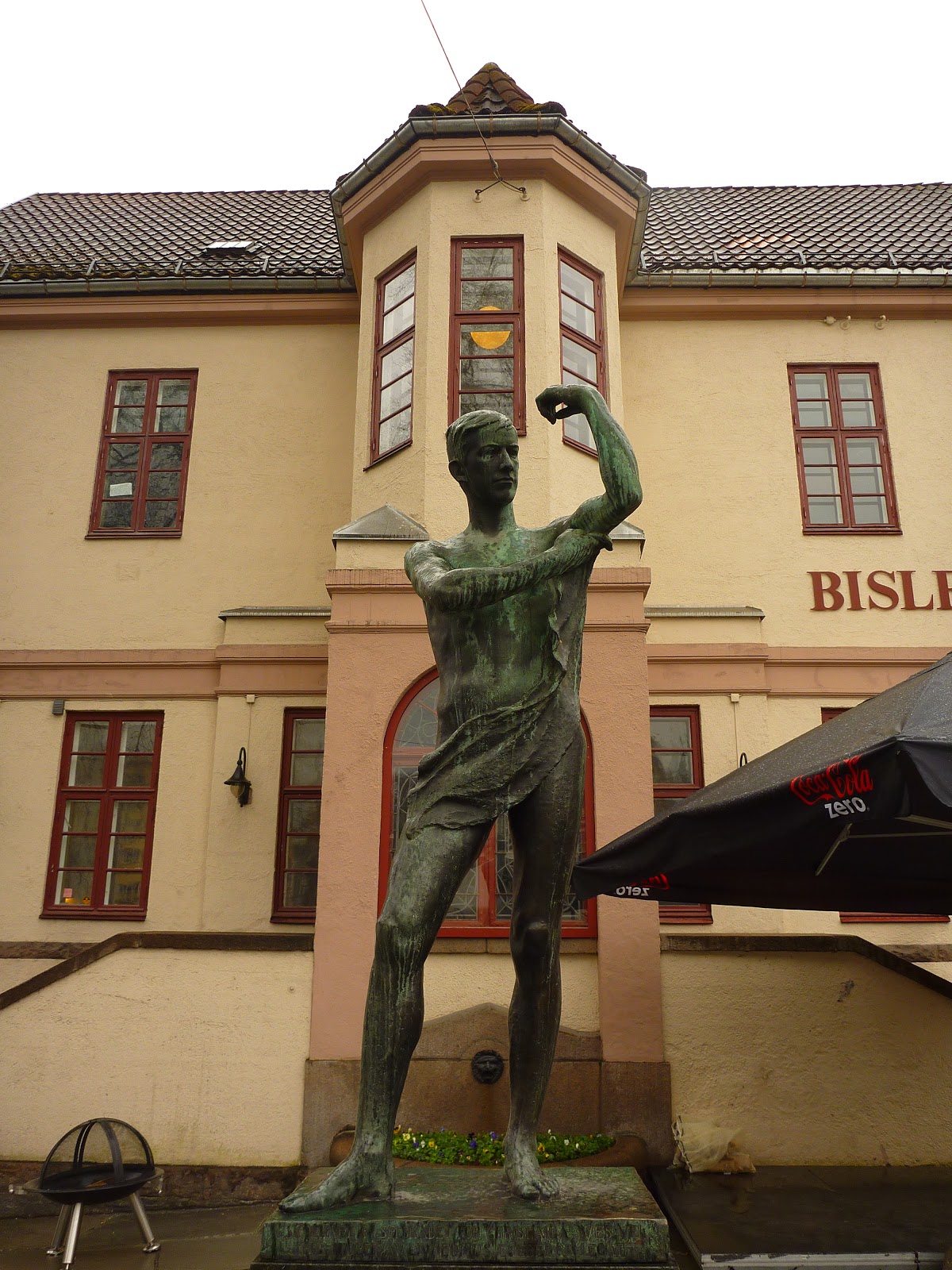 Not Another Architecture Student: BISLET PUBLIC BATH