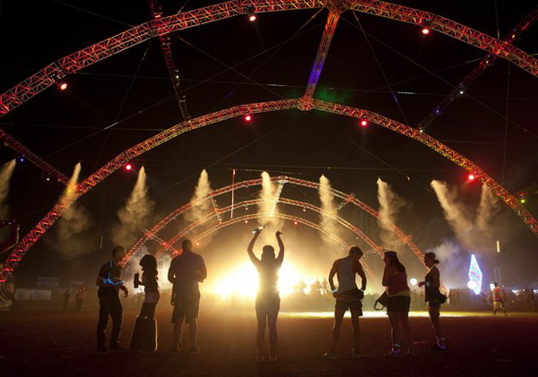 Largest Rave Party 2011 | World's Largest Rave Party Exclusive Hot ...