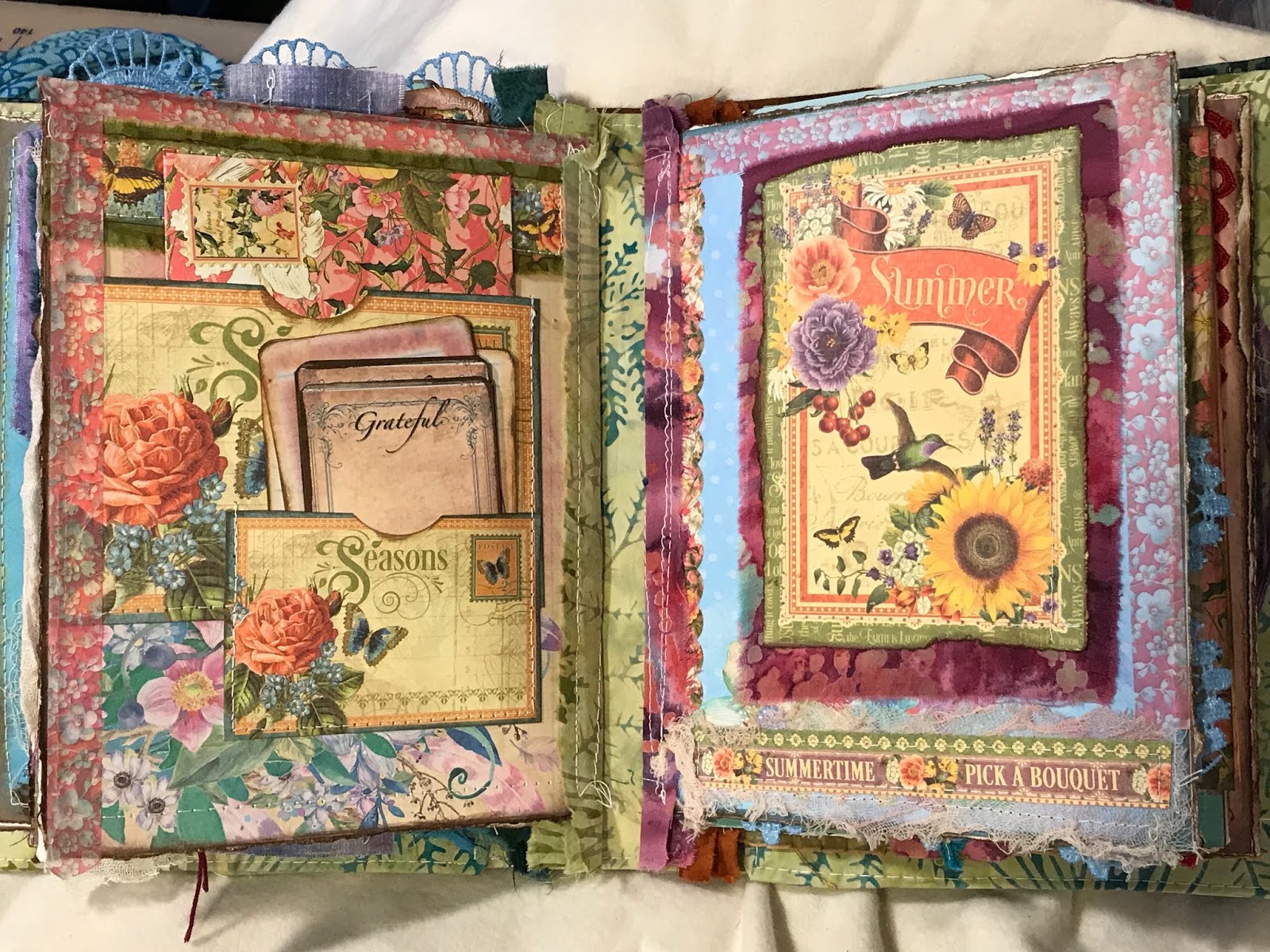 Grandmas laces: 2020 Seasons of Gratitude Year Long Journal