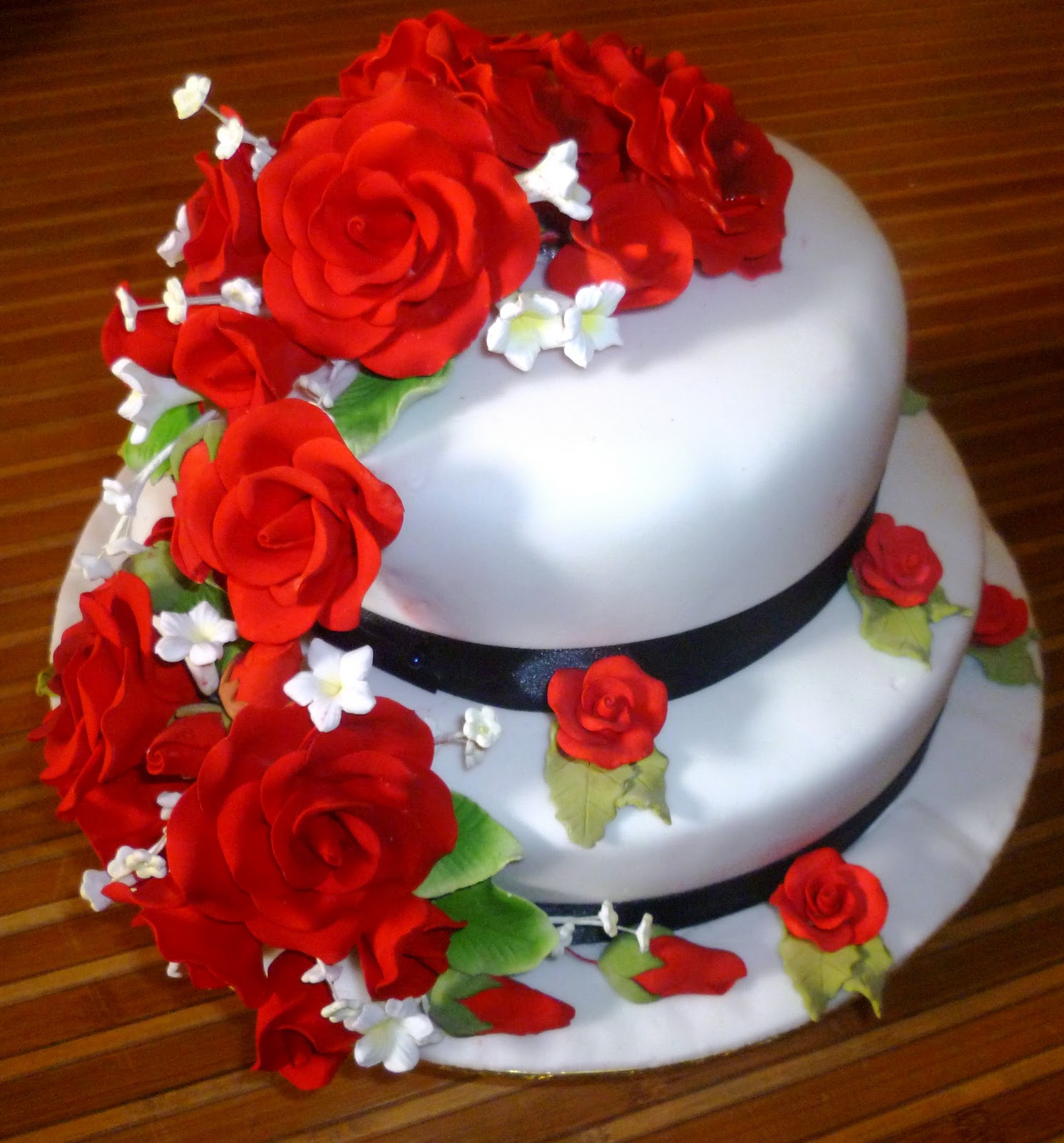 .: 2 tier Wedding Cakes - Red, Black & White