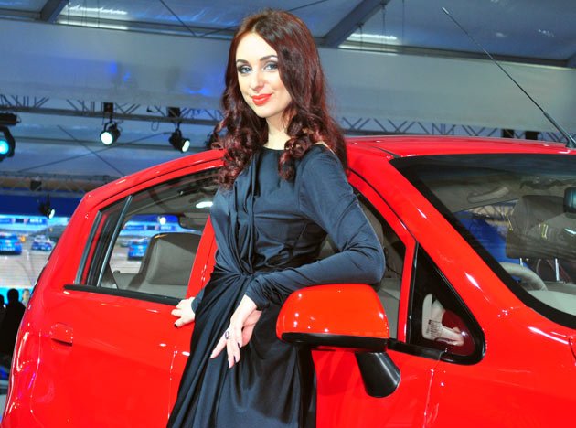 AUTO SHOW GIRLS PHOTOS: Ladies of the 2012 Delhi Auto Show Beautiful ...