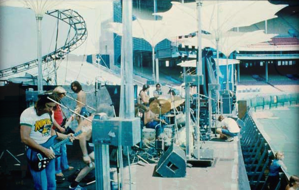 Concert Stage Design: Pink Floyd In the Flesh Tour 1977