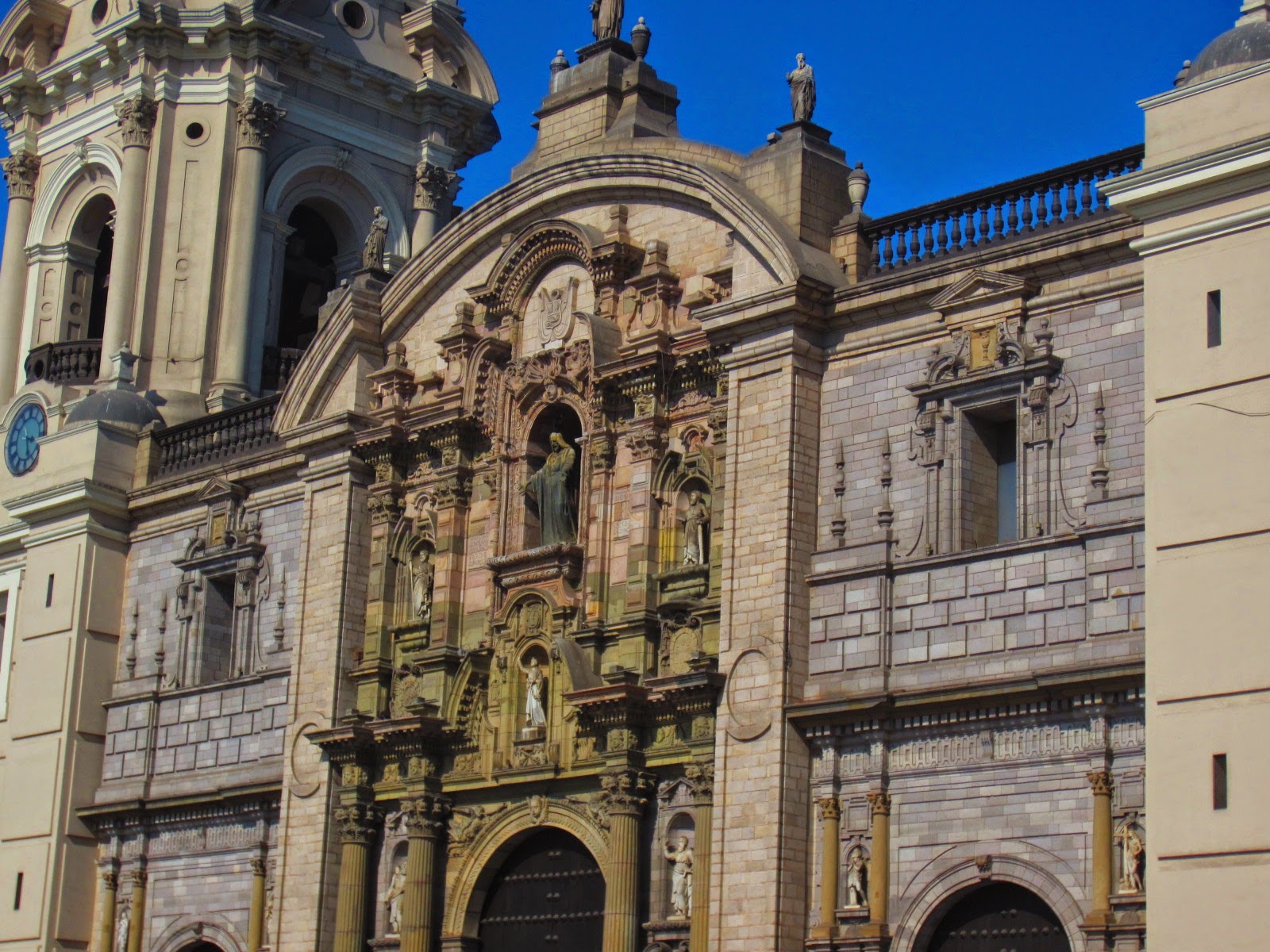 Adventures of a Wild Sunflower: Church & Monastery of St. Francis - Peru