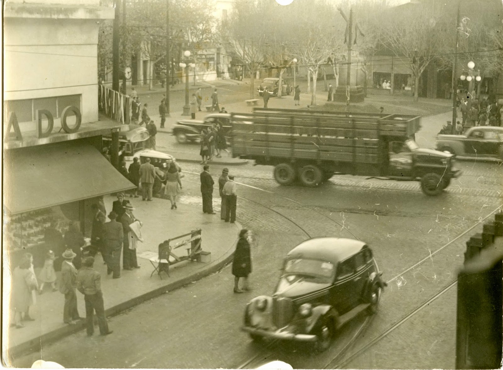 Buenos-Ayres: Parque de los Patricios: dos calles en su historia