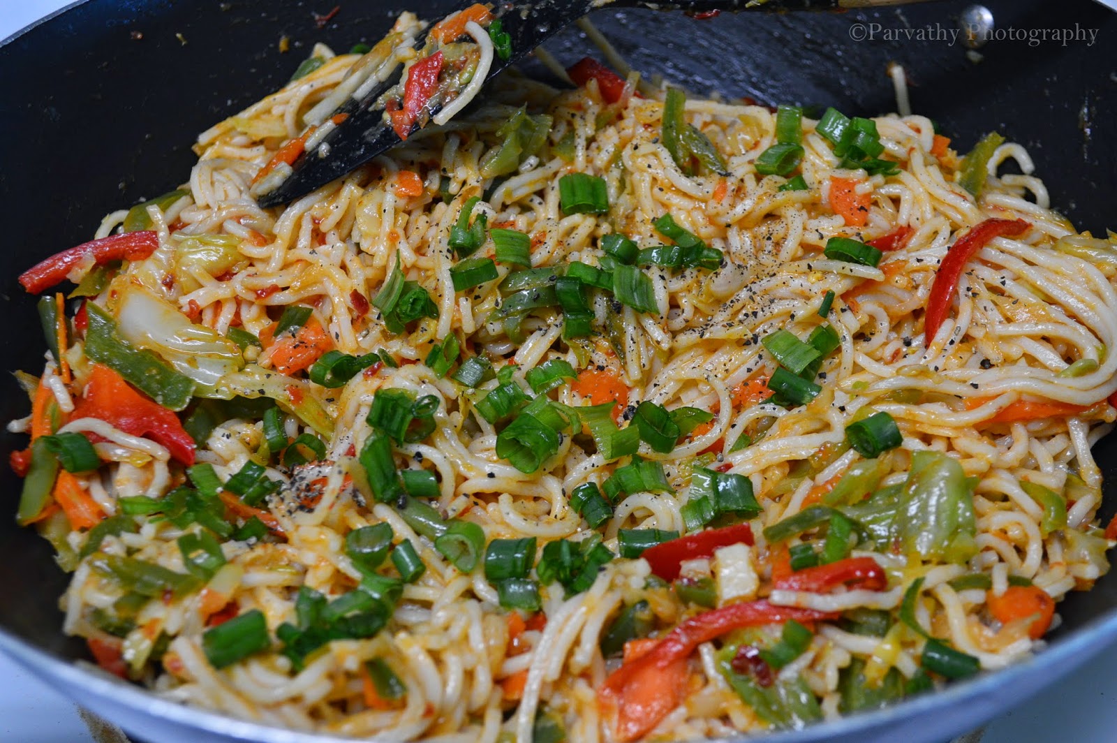 Paru's Kitchen: Restaurant-Style Chinese Noodle Recipe | Indo-Chinese ...