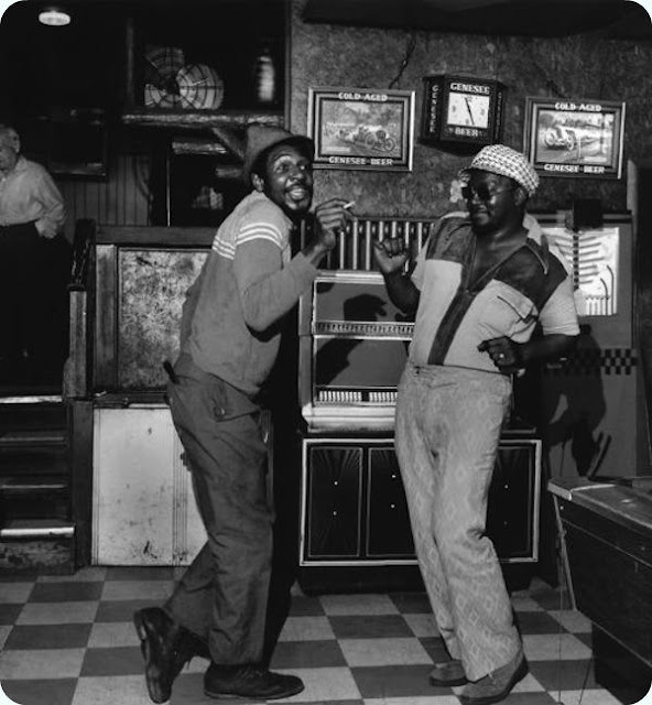 Bell Street: Dancing Mods