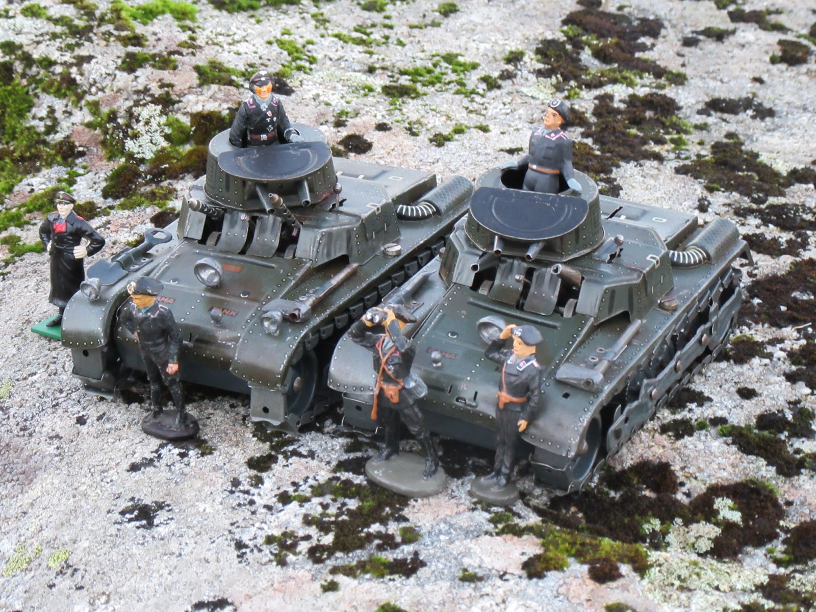 Toy soldiers and real battles: 2 command Panzer I tanks scouting positions