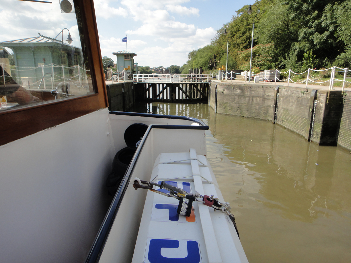 Our Trip Across the Pond: Boat Ride from Richmond to London