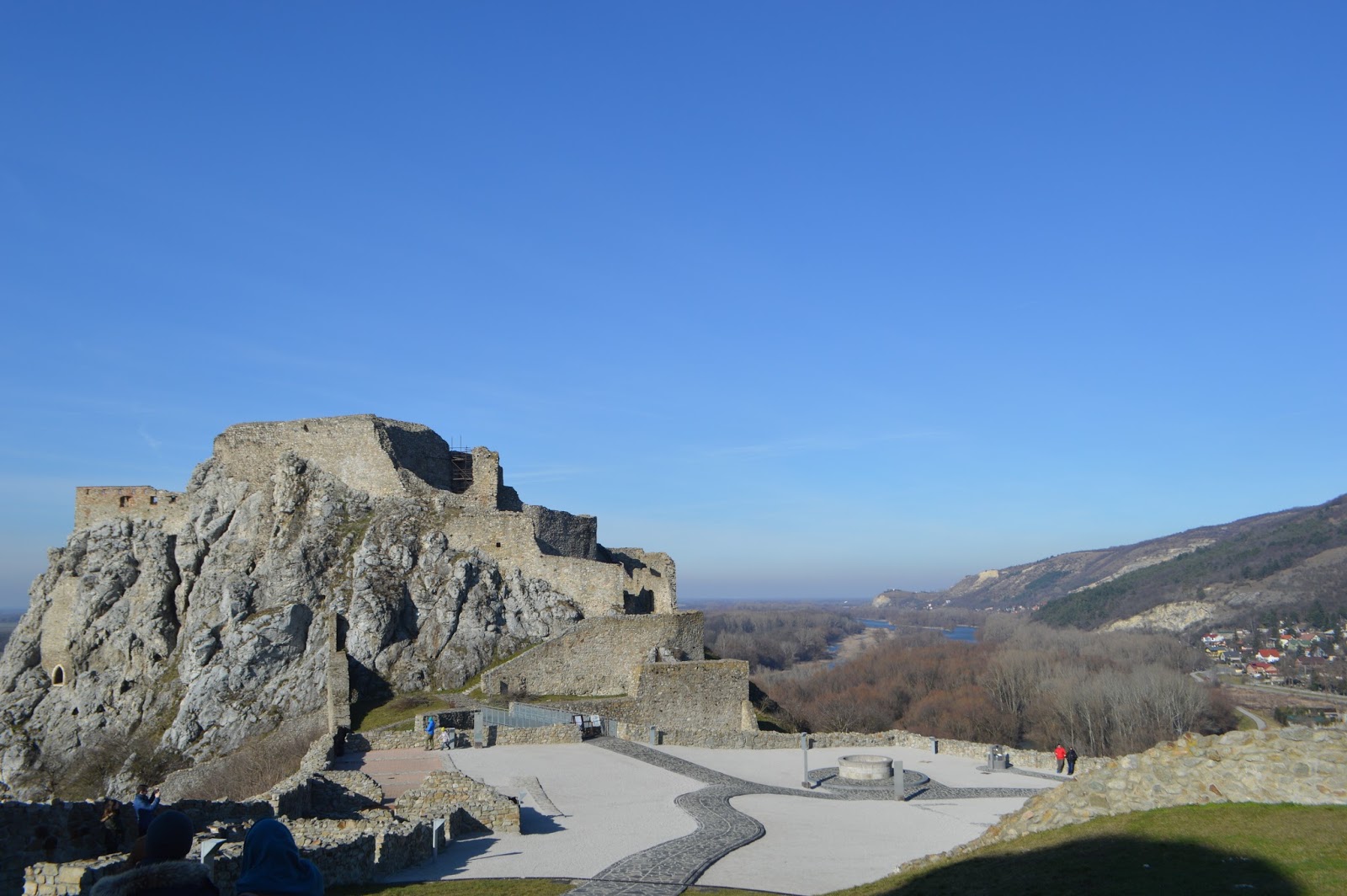 POR TIERRA POR LA TIERRA: El Castillo de Devín, símbolo de Eslovaquia