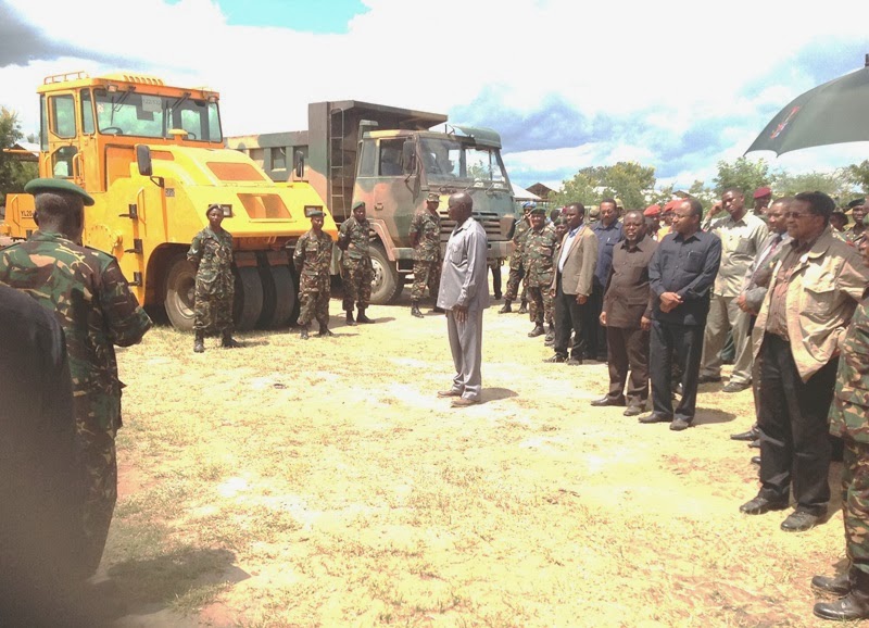 MATUKIO @ MICHUZI BLOG: RAIS KIKWETE ATEMBELEA VIKOSI VYA JWTZ VYA ...