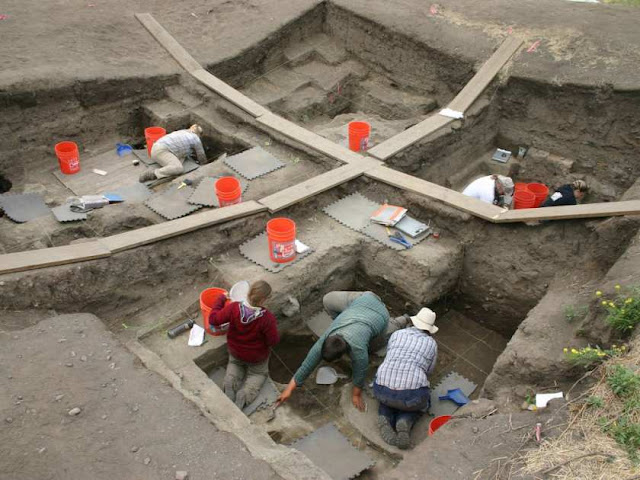 Archaeologists unearth ancient pithouse in British Columbia's Fraser ...