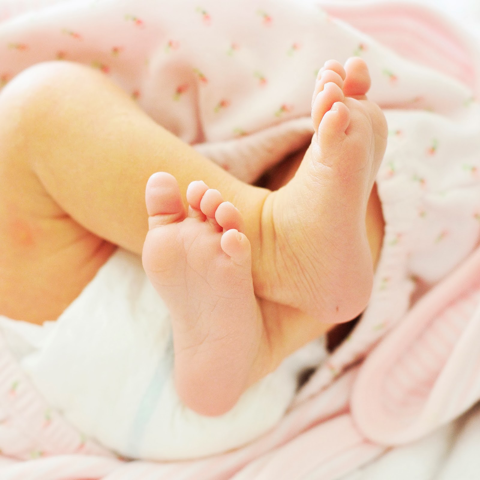 Adventurous Bohemians: Baby Photography: 8 Simple Tips for DIY Shoots