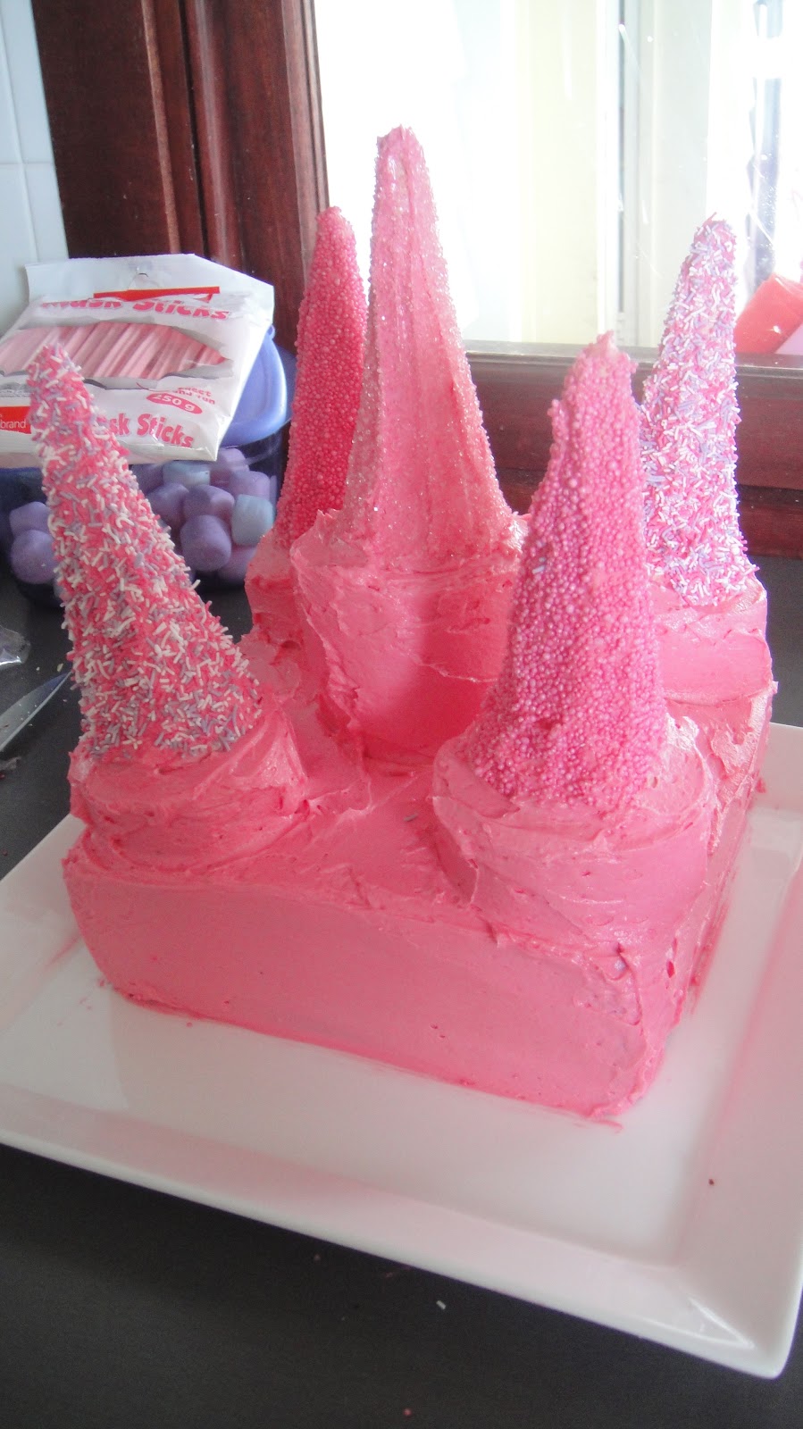 Mums in the Kitchen: Easy Castle Cake