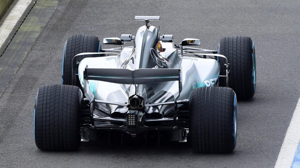 Novo Mercedes F-1 W08 2017 de Hamilton e Bottas - fotos
