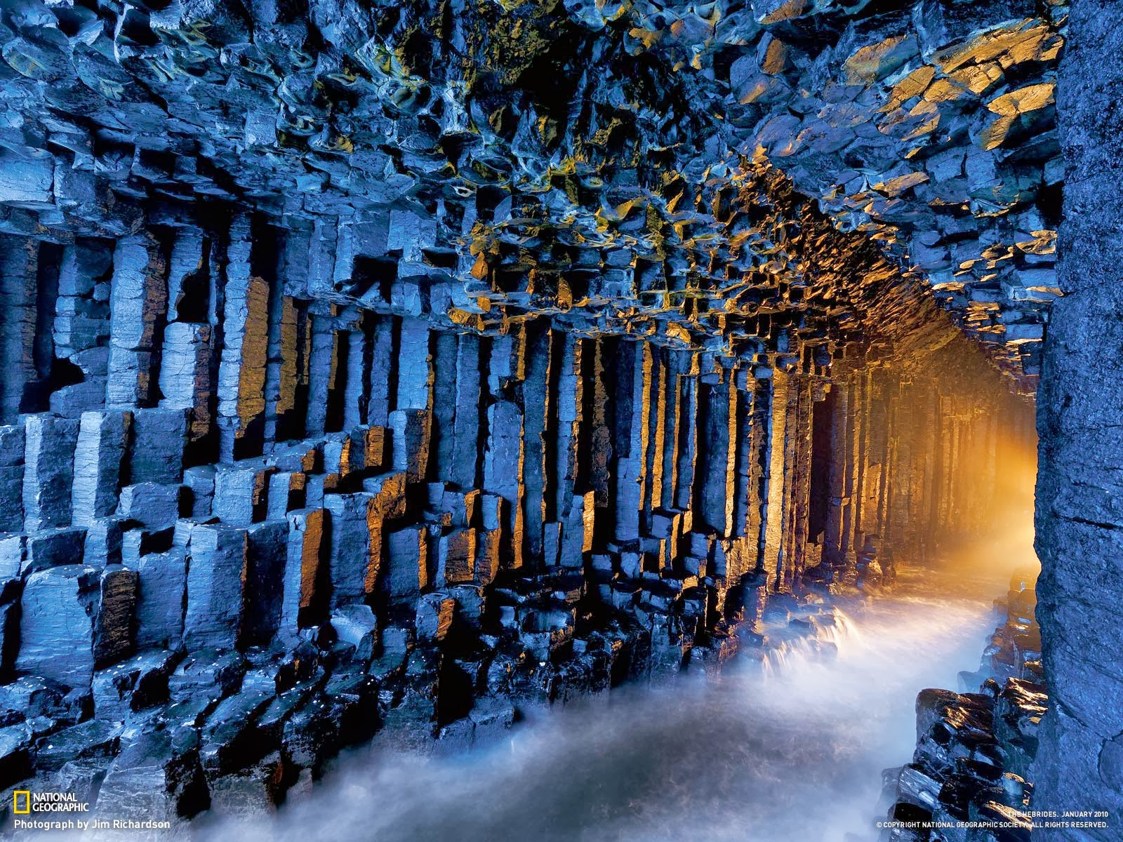 Fingal’s Cave, Scotland | aWondersW