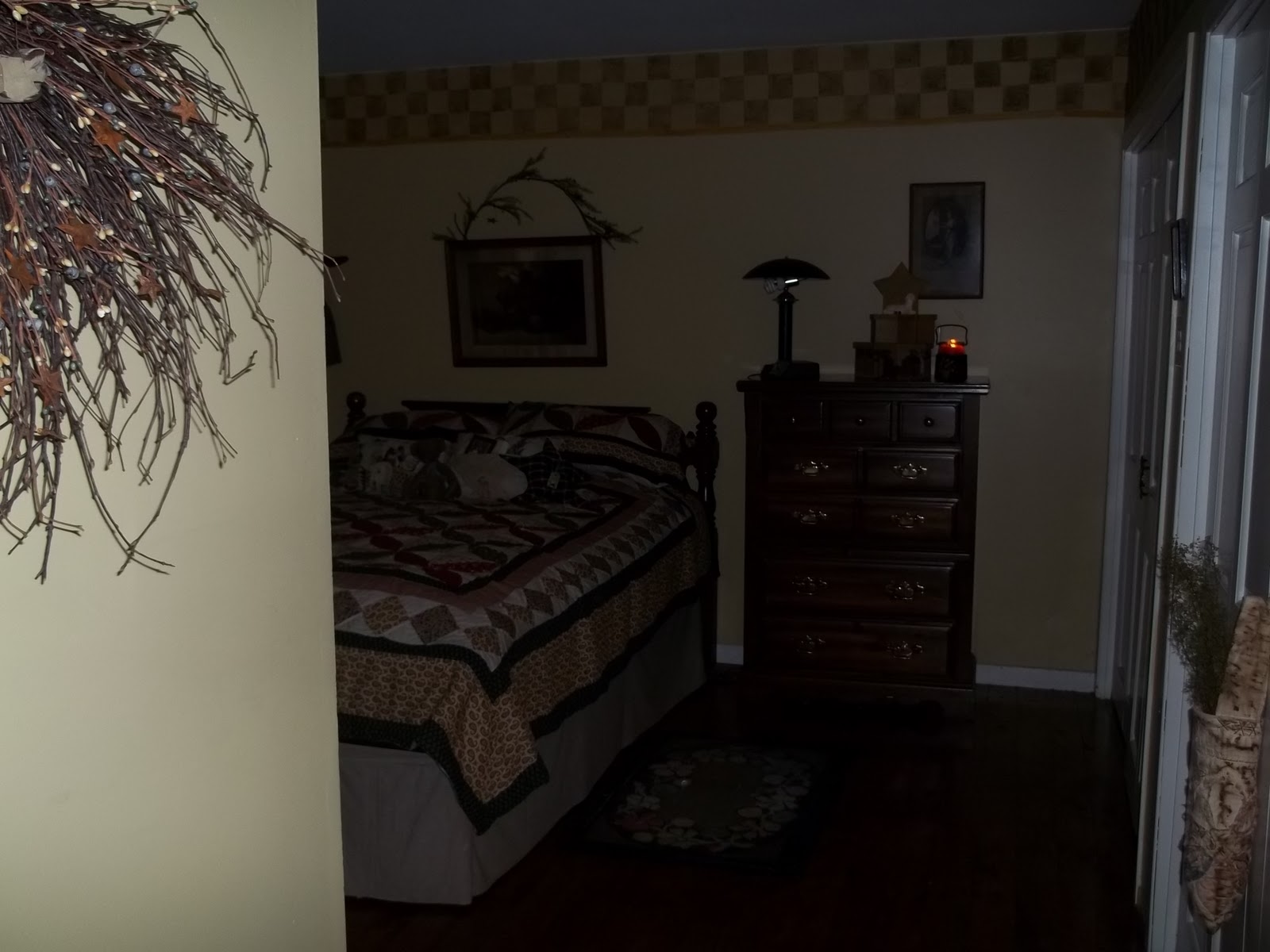 THE BLESSED HEARTH: A Country Bedroom Fix-up....