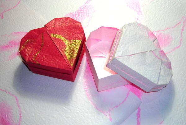 Origami Maniacs: Origami Heart Box By Robin Glynn