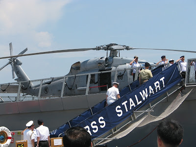 Senang Diri: Indonesian Navy's KRI 593 Banda Aceh shows how it wins the ...