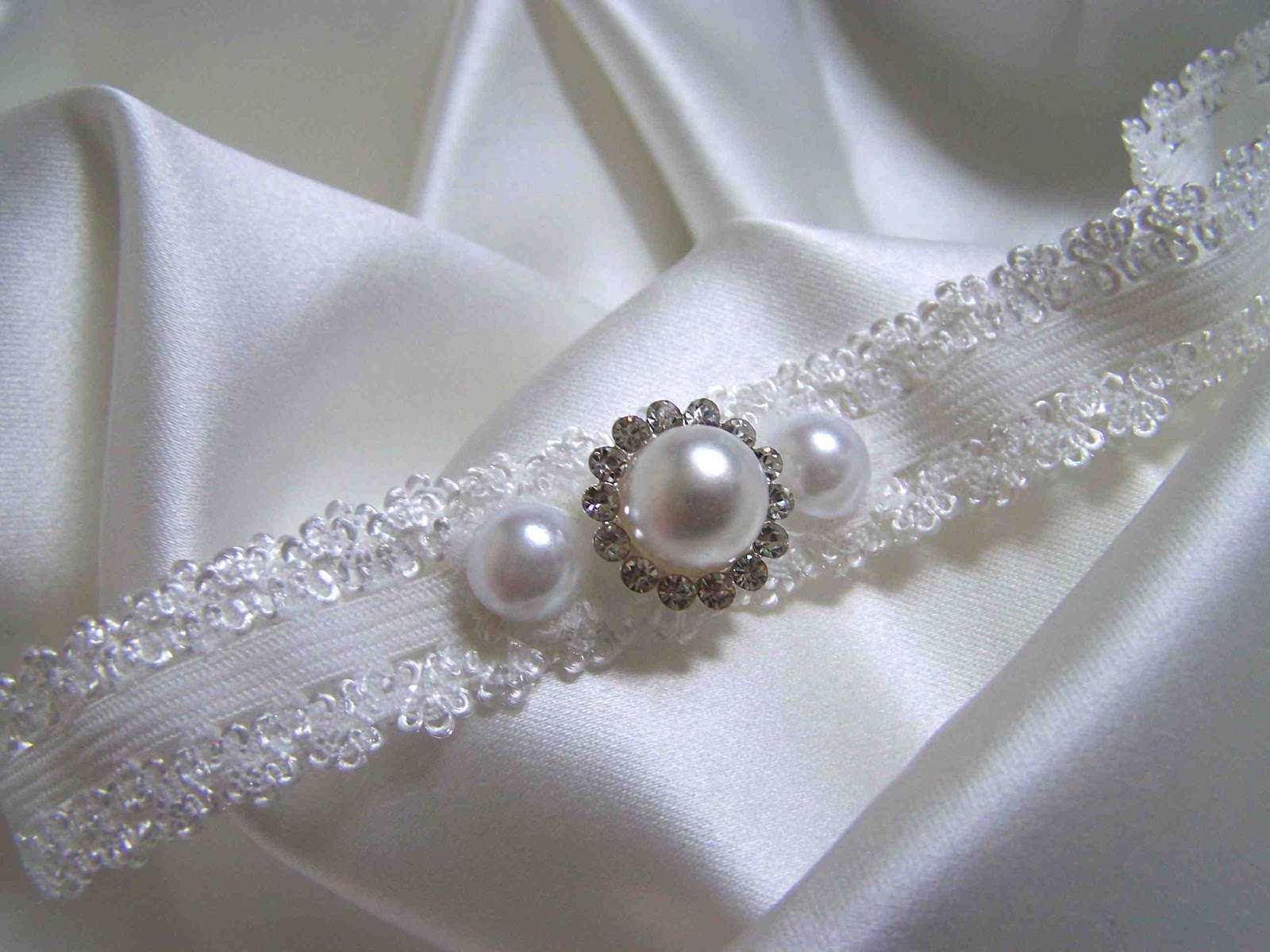Made by Me. Shared with you.: Tutorial: Wedding Garters Three Different ...