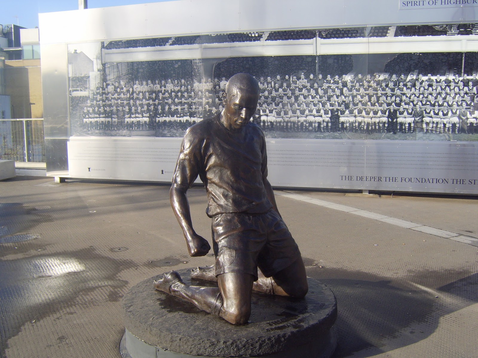 Hopping all over the World: Arsenal from 2016