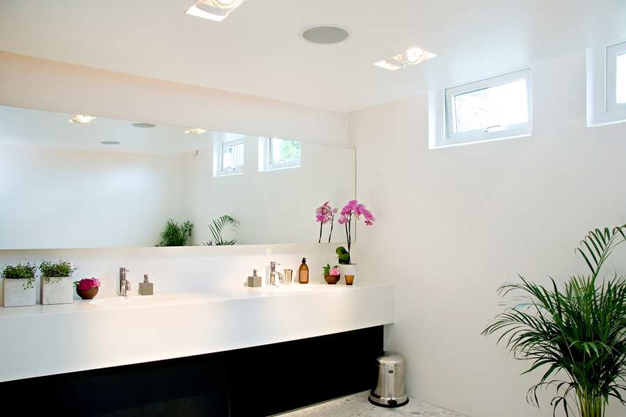 studio karin: OMSTYLAT MODERNT BADRUM