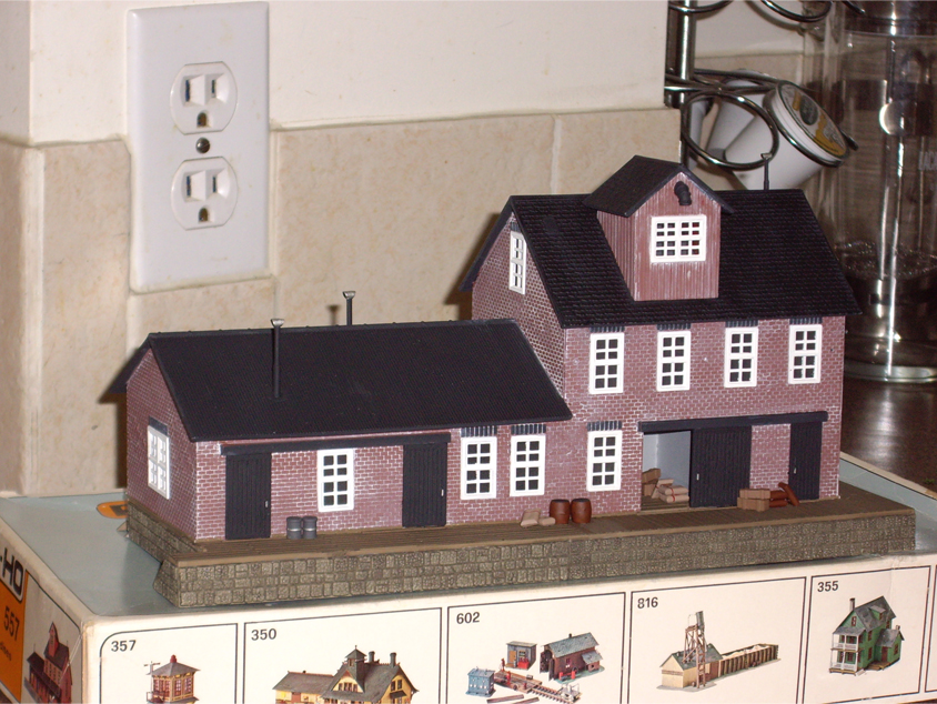Freight Station by POLA - TY'S MODEL RAILROAD