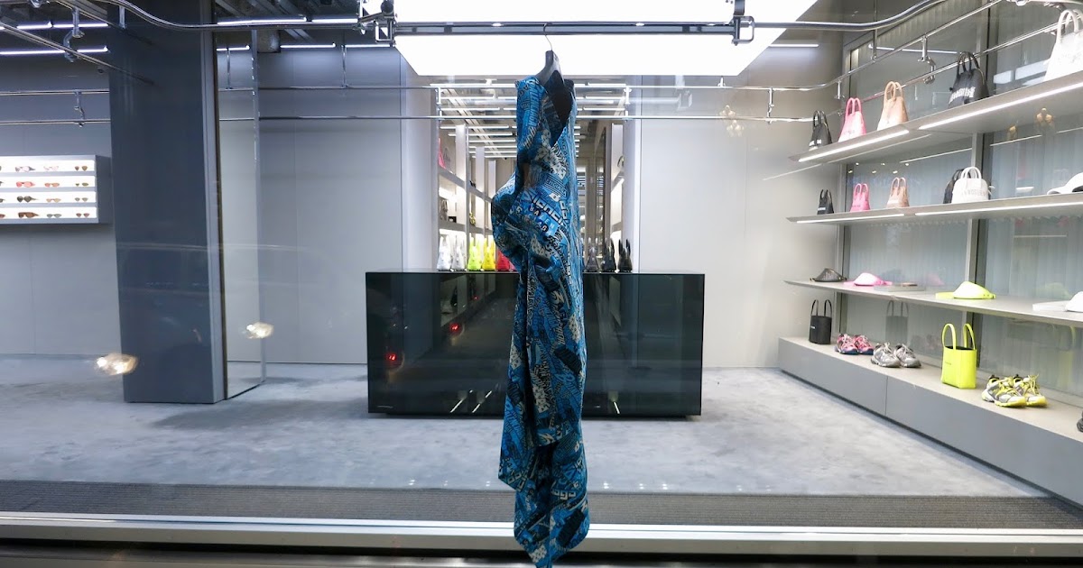 RetailStoreWindows.com: Balenciaga, Milan