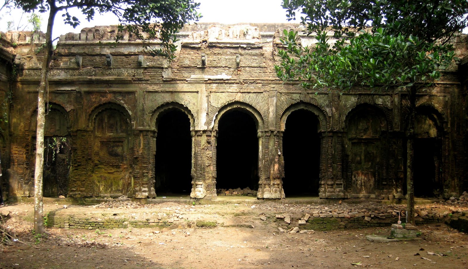 Bangladesh Unlocked: BALIHAR PALACE, NAOGAON.