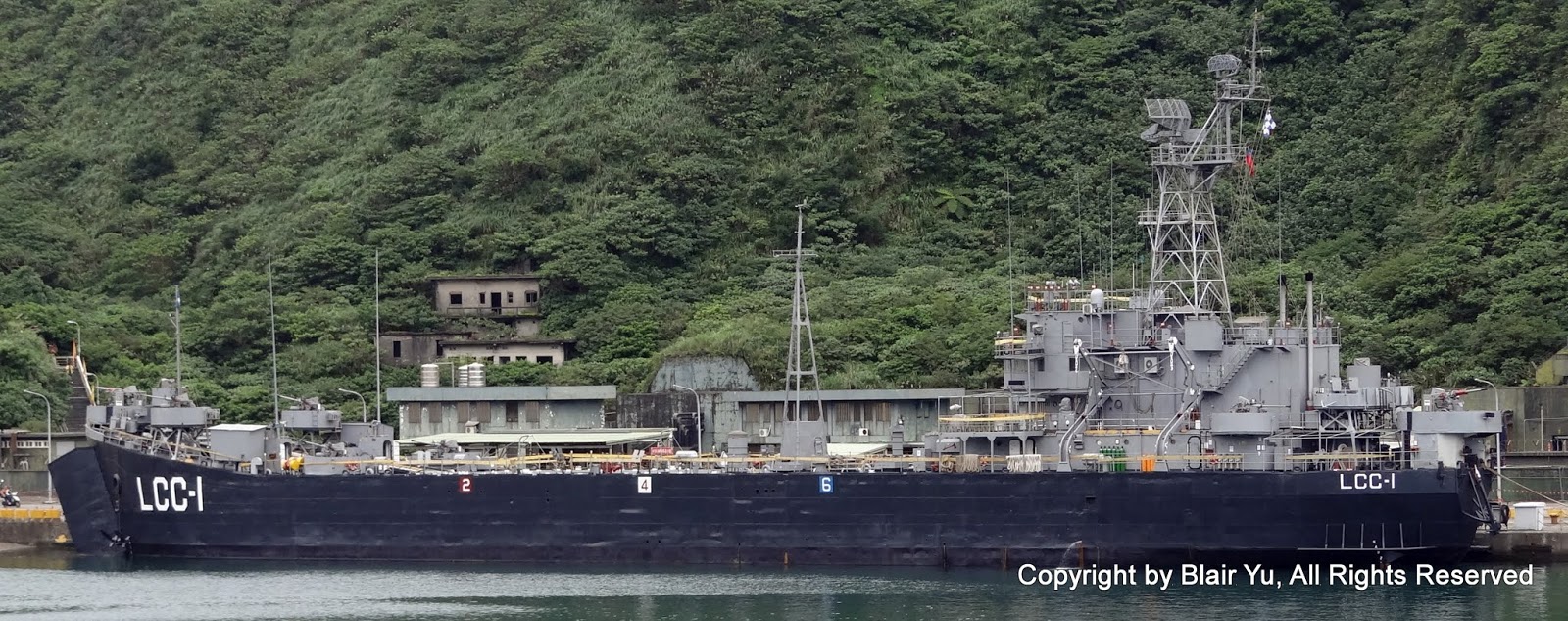 Blair's 軍事,警察及消防攝影: 兩棲指揮艦 LCC-1 高雄艦